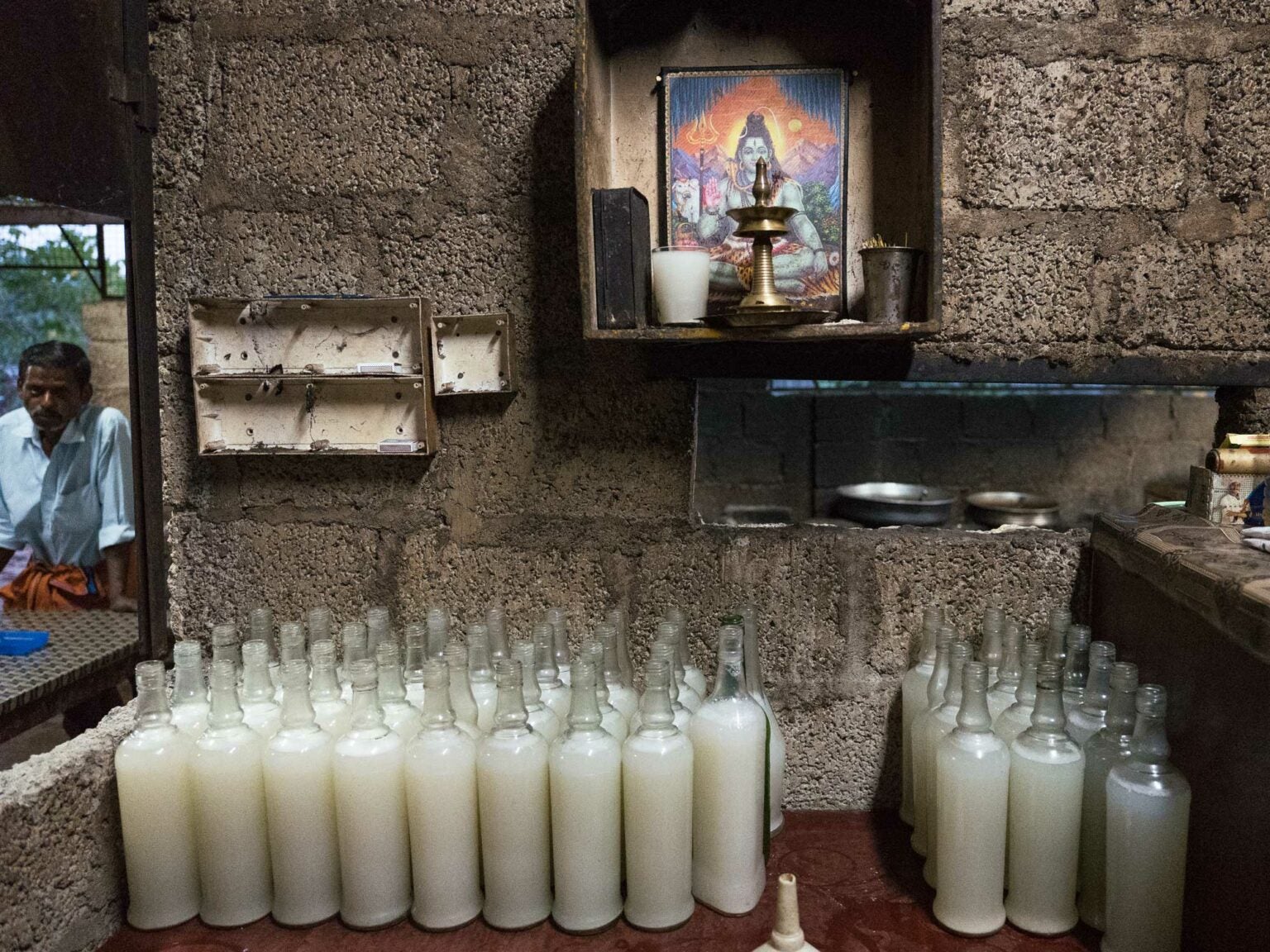 In Kerala, Coconut Sap Gets a Boozy Kick | Saveur