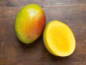How to Pick the Perfect Ripe Mango | Saveur