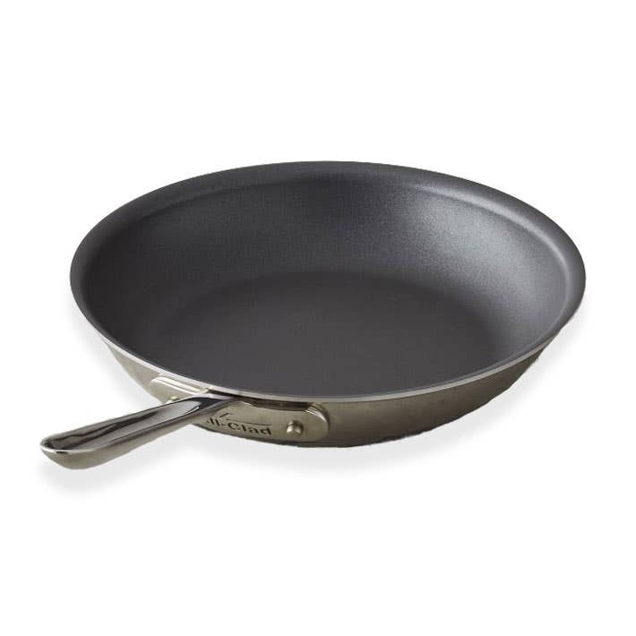 The 7 Best Skillets in 2022 | Saveur